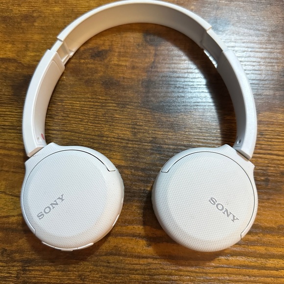 Sony | Headphones | Sony Onear Wireless Headphones Cream | Poshmark